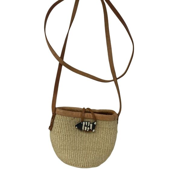 Handmade | Bags | Woven Handmade Bucket Bag Crossbody Leather Strap ...